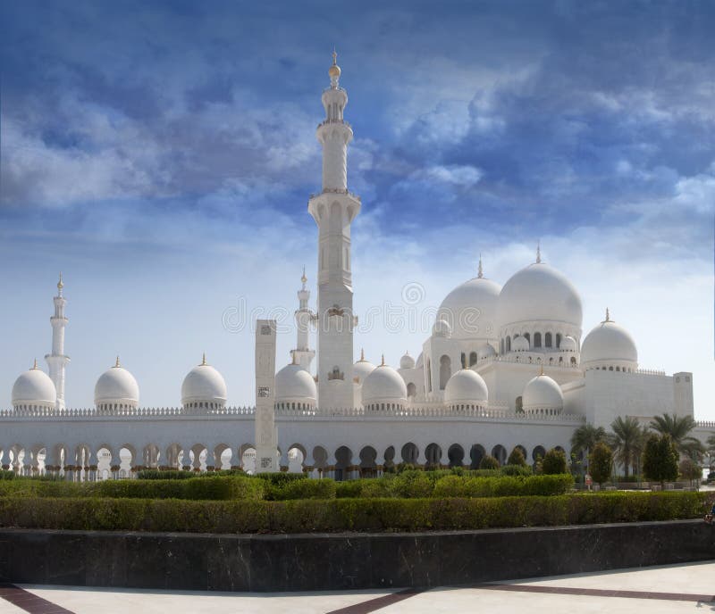 Vista Delantera De Jeque Zayed Mosque Foto de archivo - Imagen de ...
