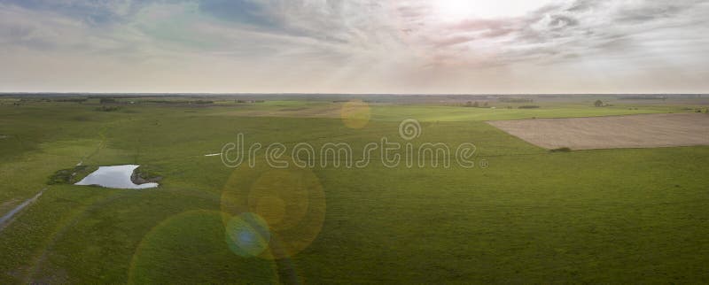 Vista della prateria fotografia stock. Immagine di erba - 73172222