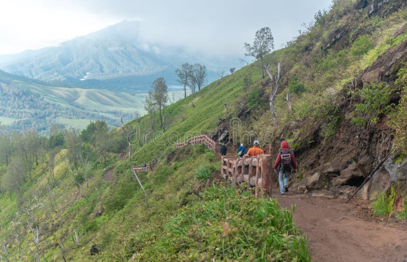 Vista Desde El Monte Ijen En La Isla De Java En Indonesia Foto ...
