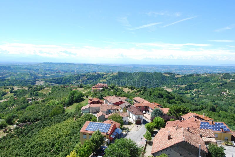 Torre Di Albaretto Torre, Piemonte - Italia Fotografia Stock - Immagine ...