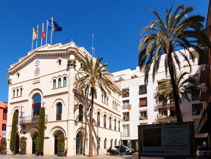 Vista Di Badalona - Municipio Fotografia Editoriale - Immagine di ...