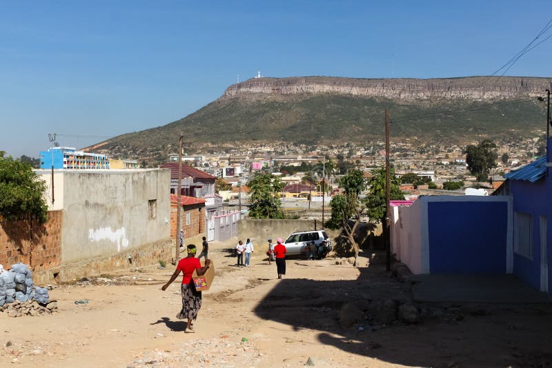 Vista di Lubango, Angola fotografia editoriale. Immagine di cielo ...