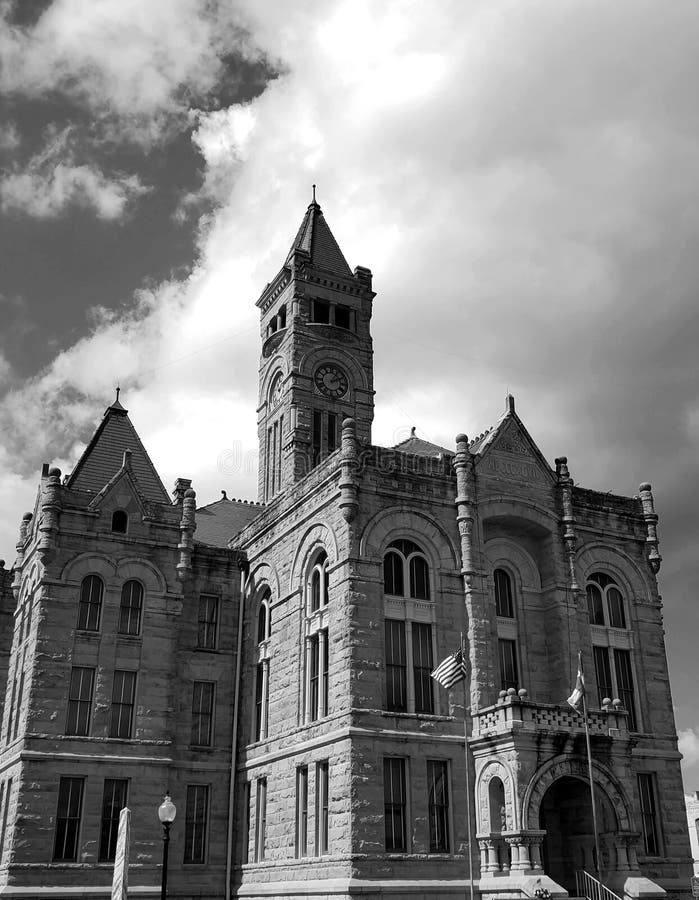 Vista En Blanco Y Negro De La Arquitectura De Un Edificio Foto de ...