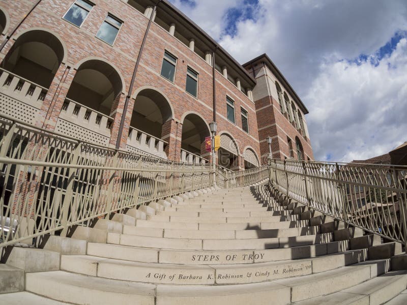 Vista Exterior Del Edificio Hermoso En USC Foto editorial - Imagen de ...
