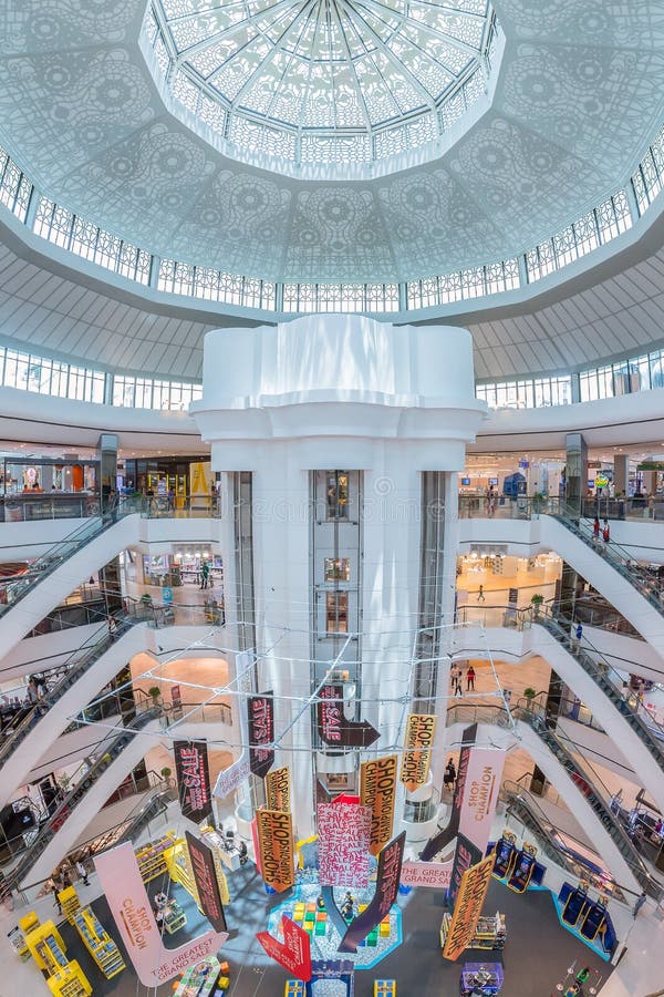 Vista Interior Da Plaza Central Pin Klao Imagem de Stock Editorial ...