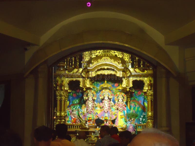 Templo De ISKCON, Anantapur, La India Foto de archivo - Imagen de ...