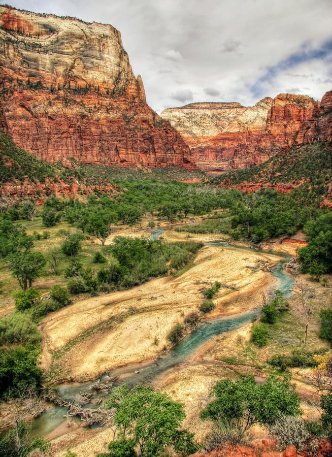 Vista no rio de Zion foto de stock. Imagem de nave, imagem - 4244414