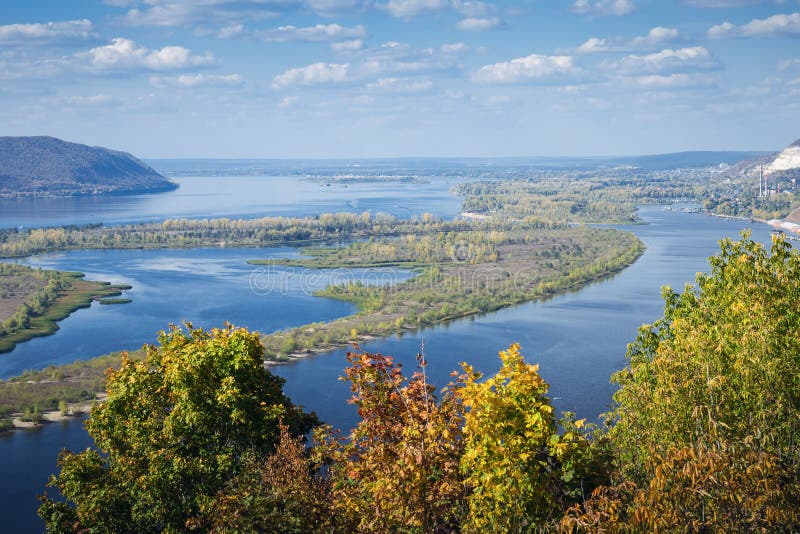 Vista no vale do Rio Volga foto de stock. Imagem de montes - 83902656