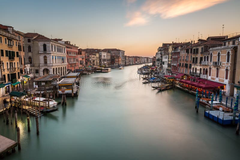 Vista Su Grand Canal Dal Ponte Di Rialto, Venezia Fotografia Stock ... Vista Su Grand Canal Dal Ponte Di Rialto, Venezia Fotografia Stock ...