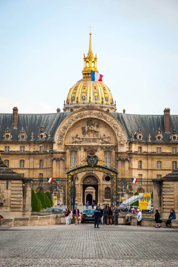 Vista Sull'edificio Di Les Invalides Con Golden Dome, Parigi Fotografia ...
