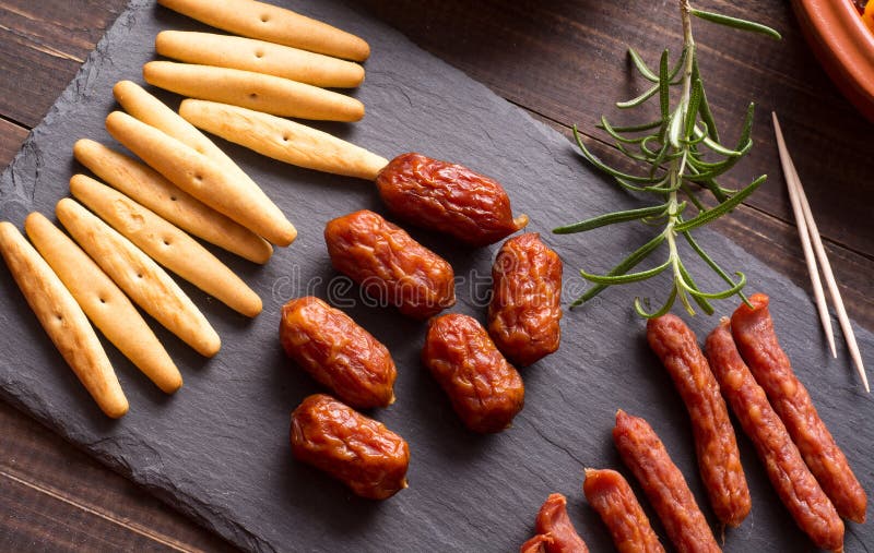 Mini Salchichas Fotos De Stock - Download 912 Fotos Libres de Derechos