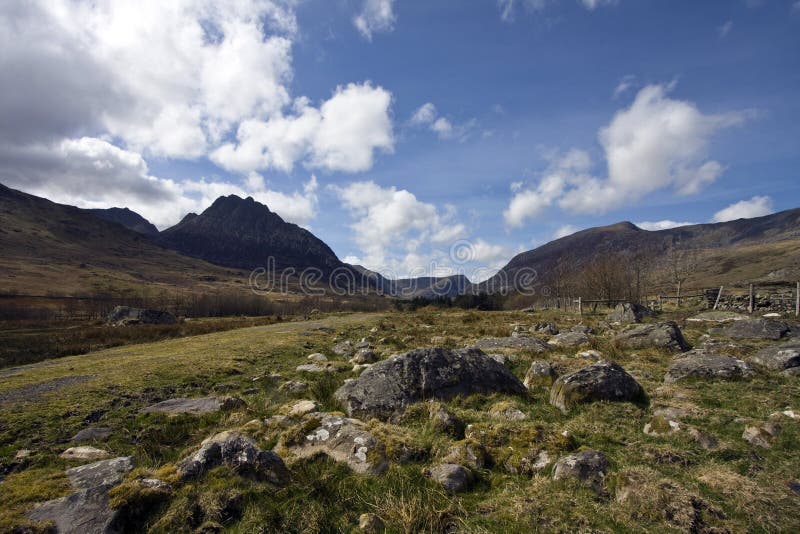 Vistas a Trefyn foto de archivo. Imagen de rango, gales - 9190988