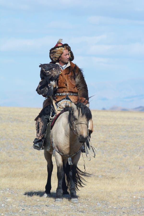 Vita Del Cacciatore Mongolo 12 Dell'aquila Fotografia Editoriale ...