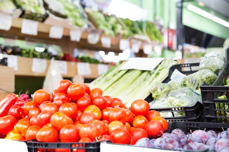 Vitrina Con Verduras En Verdulería Foto de archivo - Imagen de negocios ...