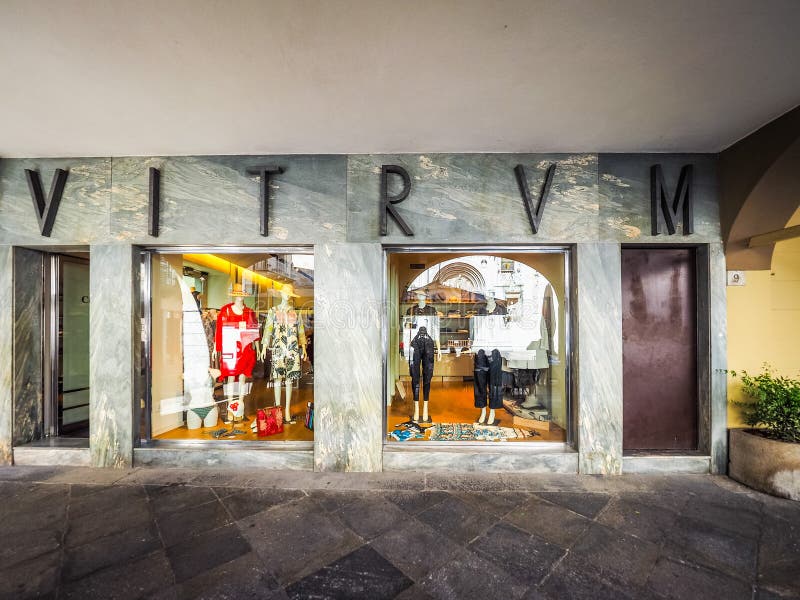 Vitrum store in Como (HDR) editorial stock photo. Image of town - 91624633
