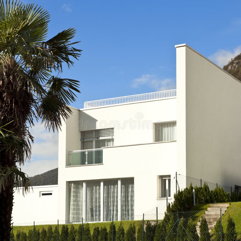 Vitt hus fotografering för bildbyråer. Bild av nytt, himmel - 27564177