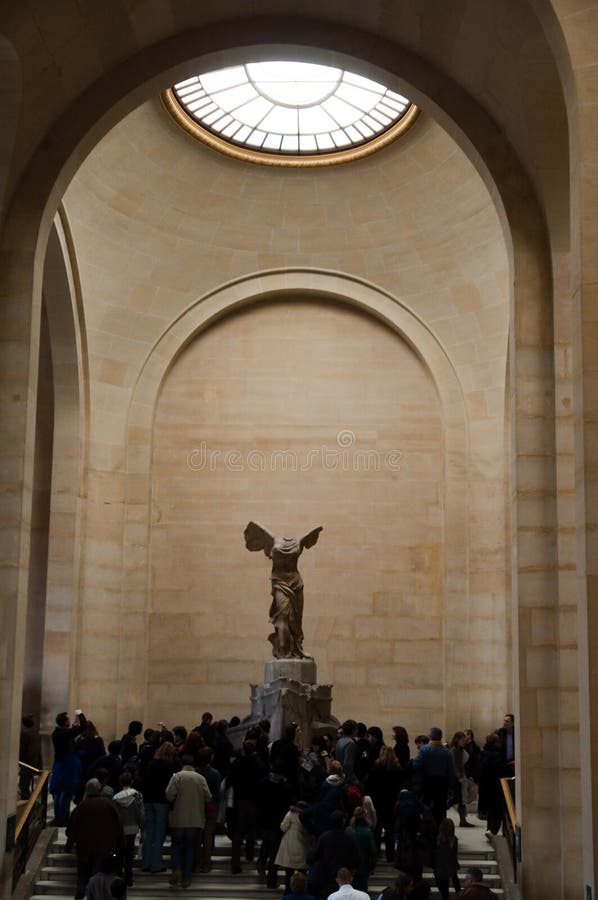Statua alata di vittoria immagine editoriale. Immagine di roma - 40334685