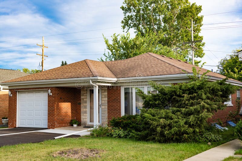 foto de archivo. Imagen de suburbio, suburbano - 372589504