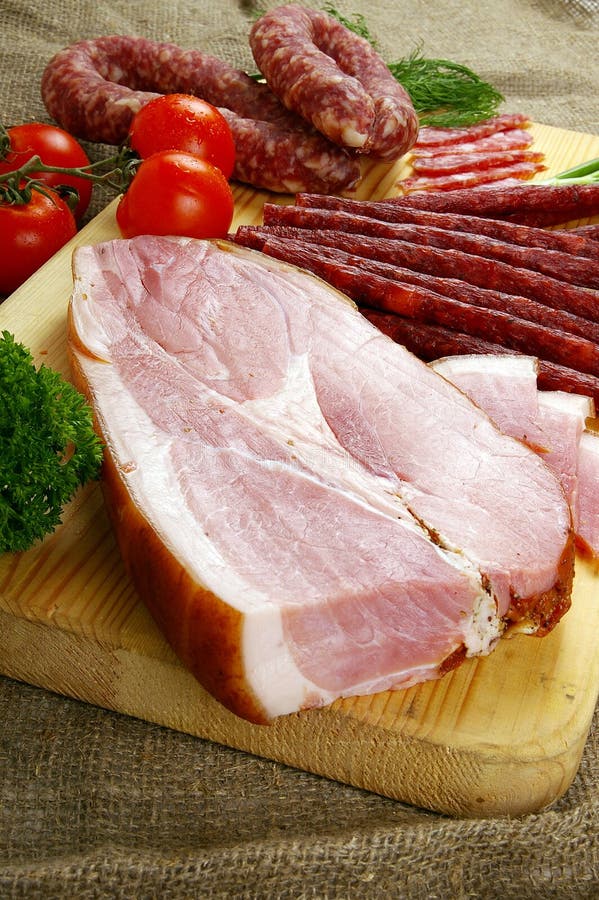 Vlees en worst stock foto. Image of vlezig, lunch, genezen - 48782788