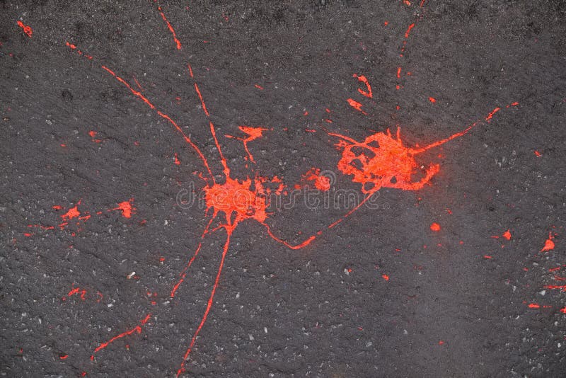 Vlek Van Rode Verf Op De Weg Stock Afbeelding - Image of asfalt, spat ...