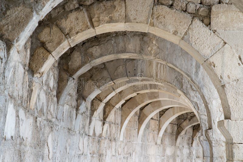 Voûtes image stock. Image du angleterre, piliers, salisbury - 60907547