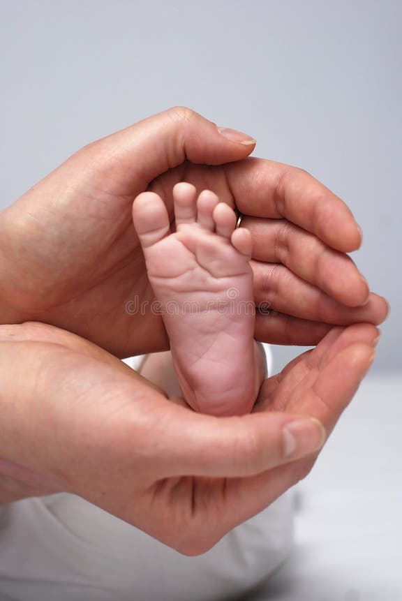 Voet van de baby stock foto. Image of handen, baby, benen - 14045464