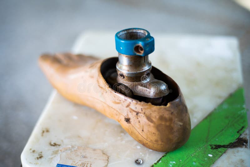 Beenprothese stock afbeelding. Image of prothese, prothetisch - 71389755