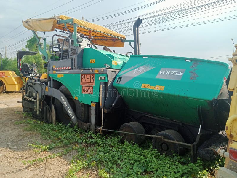 VOGELE VISION 5203-2 WHEELED ASPHALT PAVER Editorial Stock Image ...