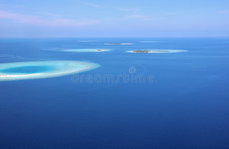 Vogelperspektive Von Atollen in Den Malediven Stockbild - Bild von ruhe ...