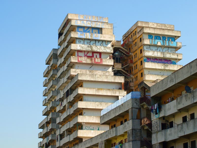 Voile de Scampia - Naples image stock. Image du criminalité - 24308119