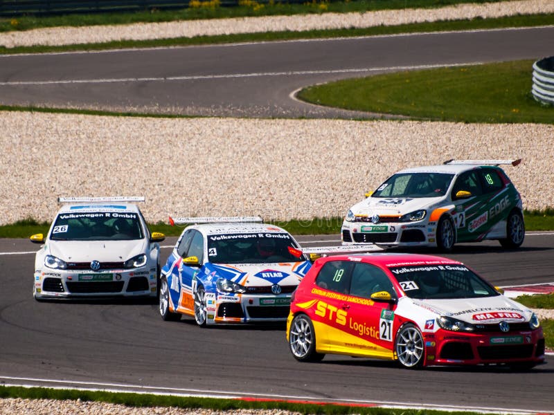 Voitures De Course De VW Golf Photographie éditorial - Image du détour ...