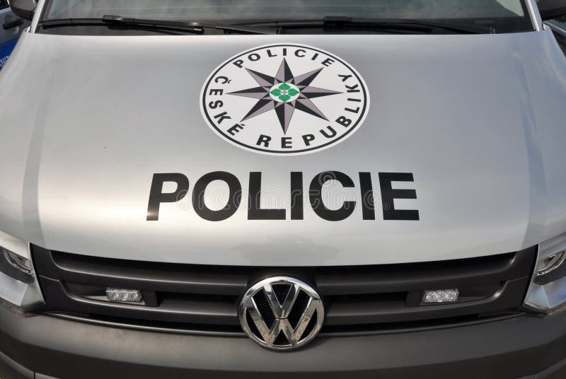 Voitures De Police Volkswagen Multivan Image stock éditorial - Image du ...