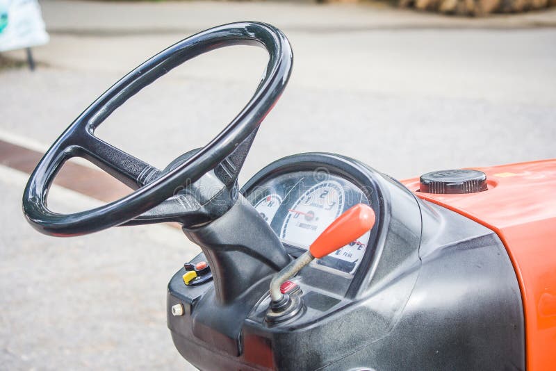 Volante Y Palancas Dentro Del Tractor Imagen de archivo - Imagen de ...