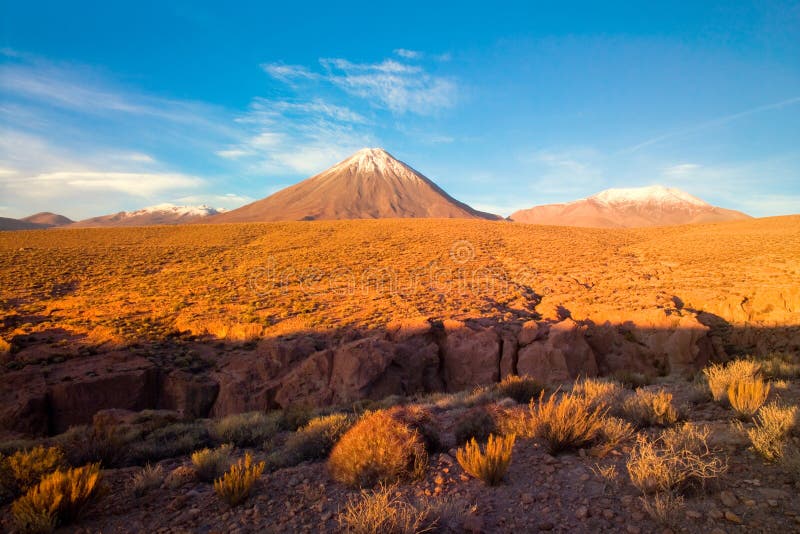 Volcán de Licancabur imagen de archivo. Imagen de paisaje - 18221357