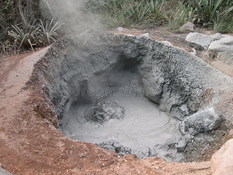 Volcán del fango foto de archivo. Imagen de caliente, costa - 9670016