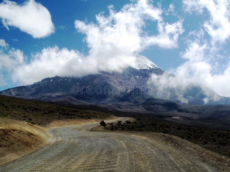 Volcan Chimborazo En Ecuador Foto de archivo - Imagen de cielo, paisaje ...