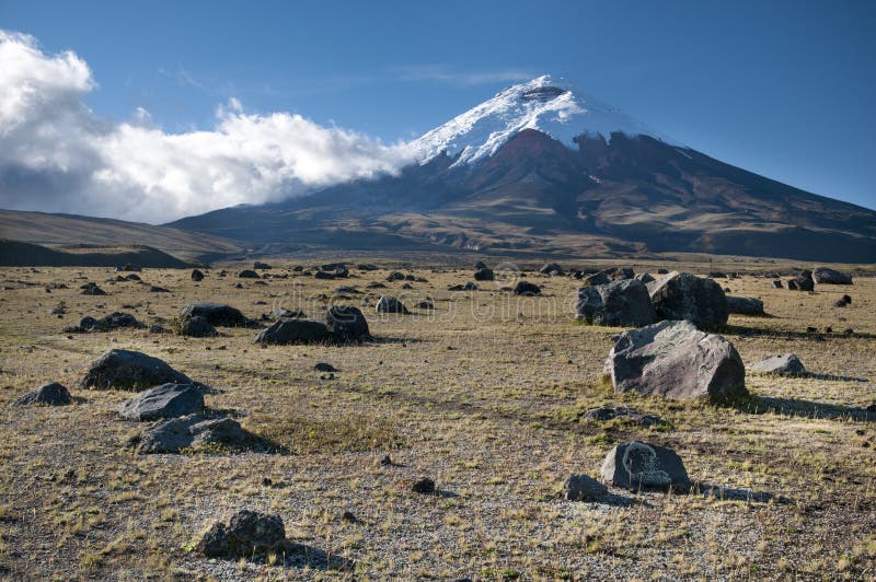 Volcan De Cotopaxi En Equateur Image stock - Image du glacier, érodé ...