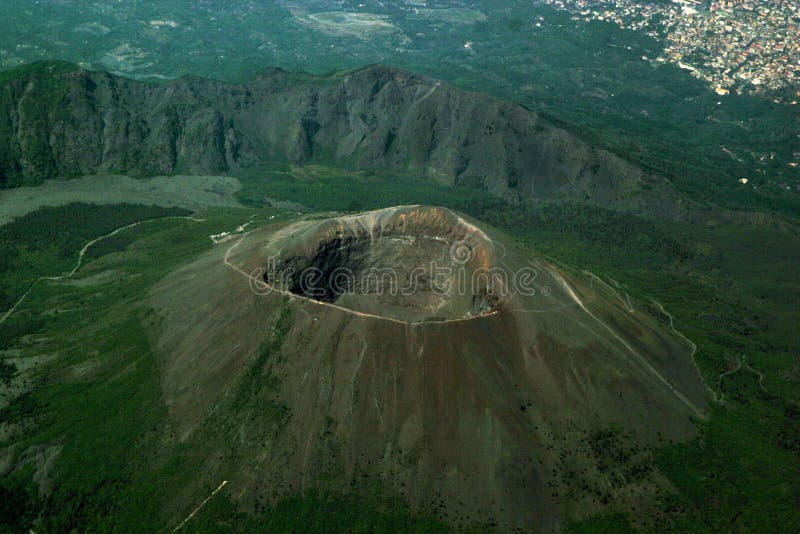 Le Volcan Vésuve Et La Mer De La Baie De Naples En Italie En été Photo ...