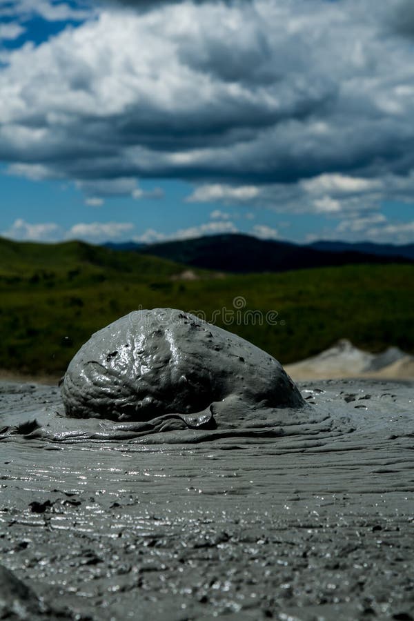Volcanes del fango foto de archivo. Imagen de seco, caliente - 49027744