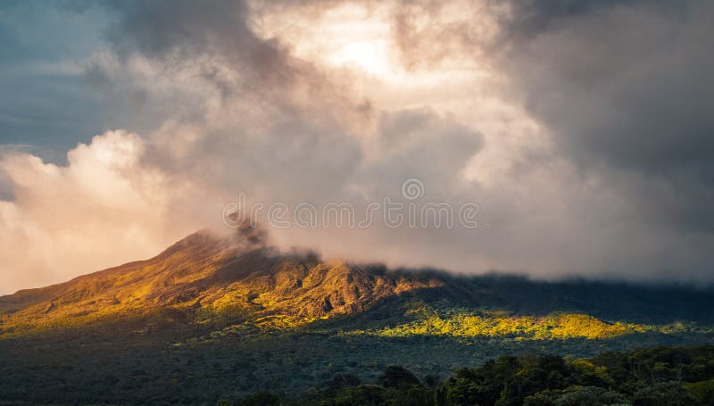 Volcano of Arenal stock photo. Image of hidden, volcano - 91695906