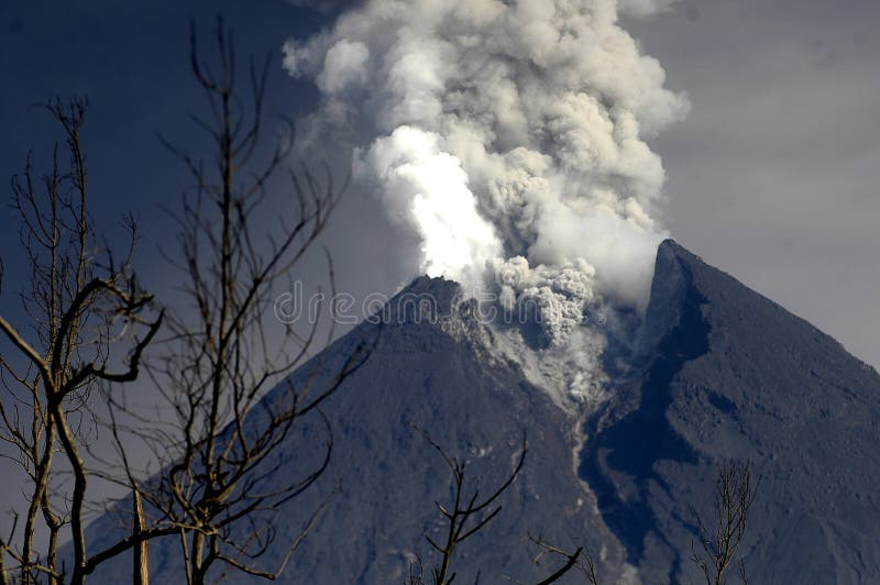 VOLCANO MOUNTAIN stock image. Image of mountain, smoke - 70385023
