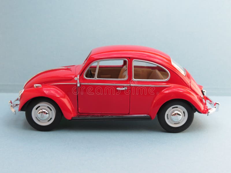 Volkswagen Beetle rojo imagen editorial. Imagen de sesenta - 87696400