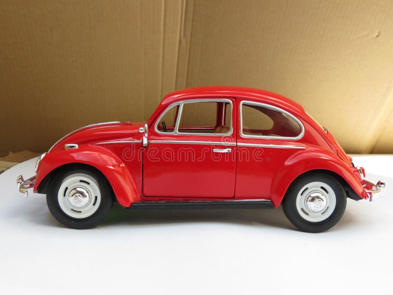 Volkswagen Beetle rojo imagen de archivo editorial. Imagen de viejo ...