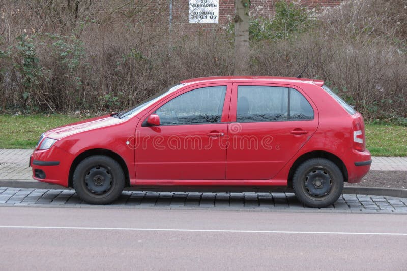 Volkswagen Golf rojo imagen de archivo editorial. Imagen de volkswagen ...