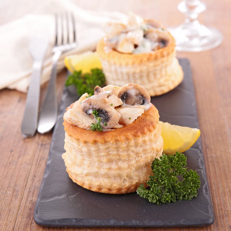 Volován foto de archivo. Imagen de cocina, seta, bocado - 14610108