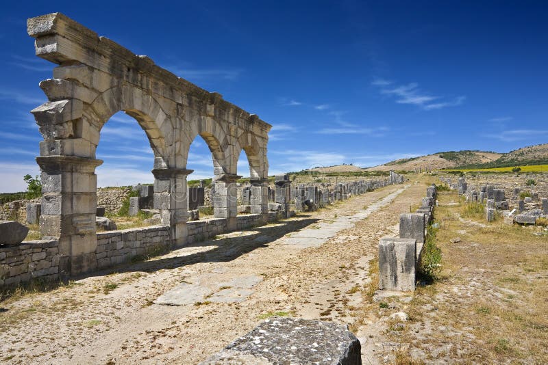 Decumanus Maximus Street in Timgad Stock Photo - Image of marble ...