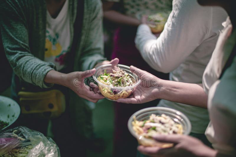 Volunteer Serving Food for Poor People : Sharing Food Helps the Poor ...