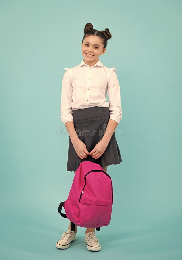 Volver A La Escuela Escolar Adolescente Con Uniforme Escolar Y Bagpack