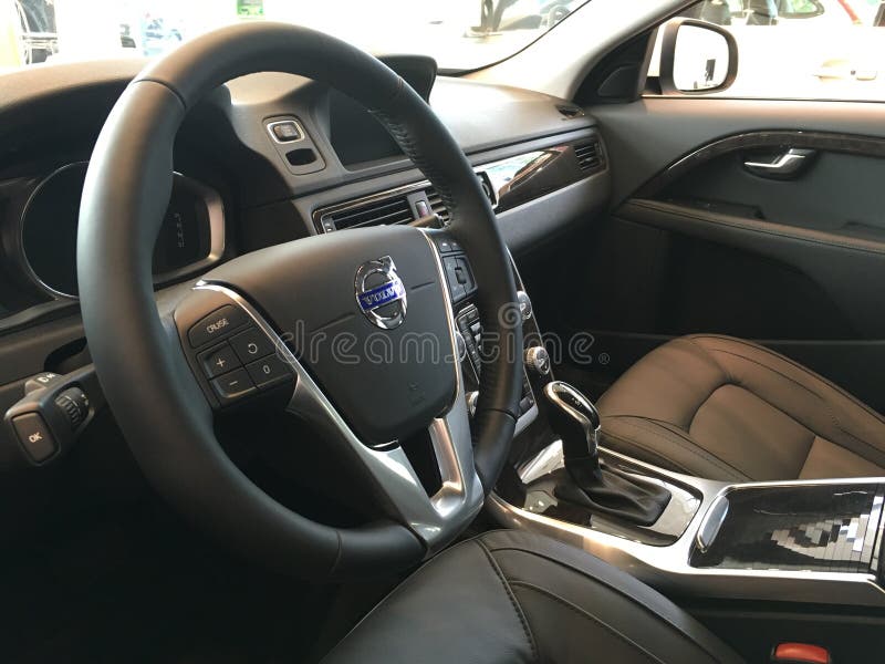 Business Men Closing Deal. Handshake Stock Photo - Image of pact, hired ...