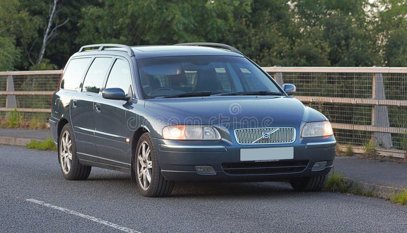 2006 Volvo V70 D5 Blue Estate Car Editorial Stock Image - Image of ...
